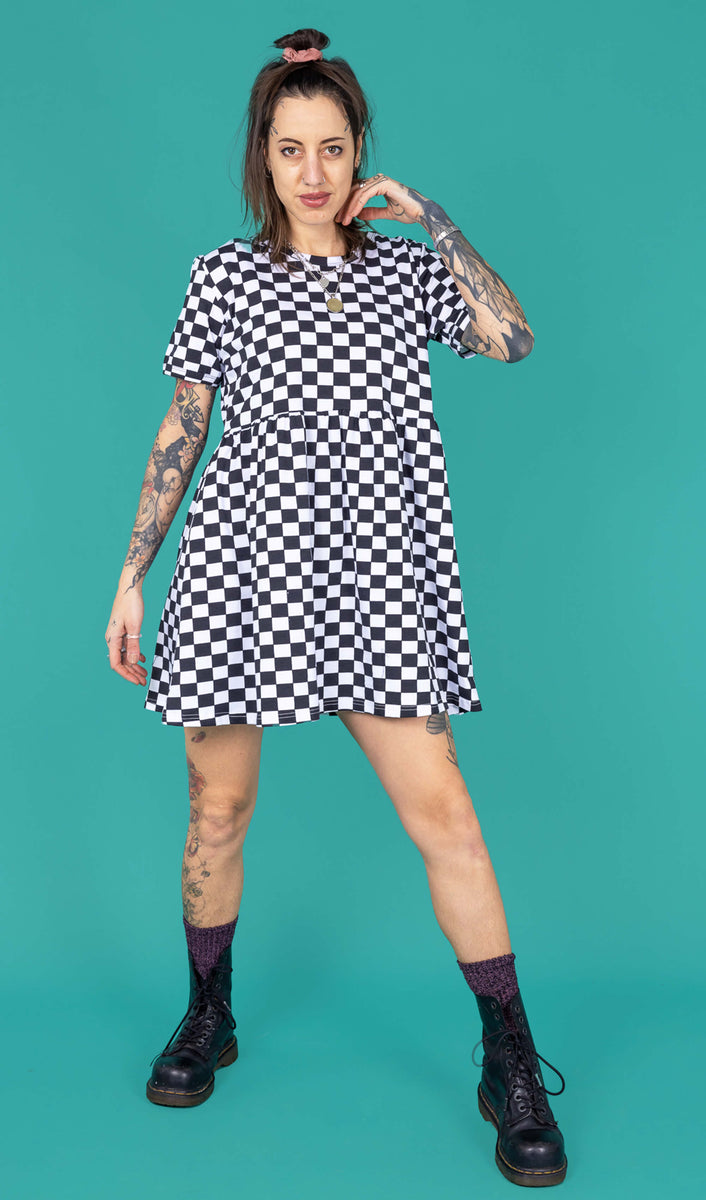 Black and White Checkerboard Oversized Smock Dress – Run and Fly